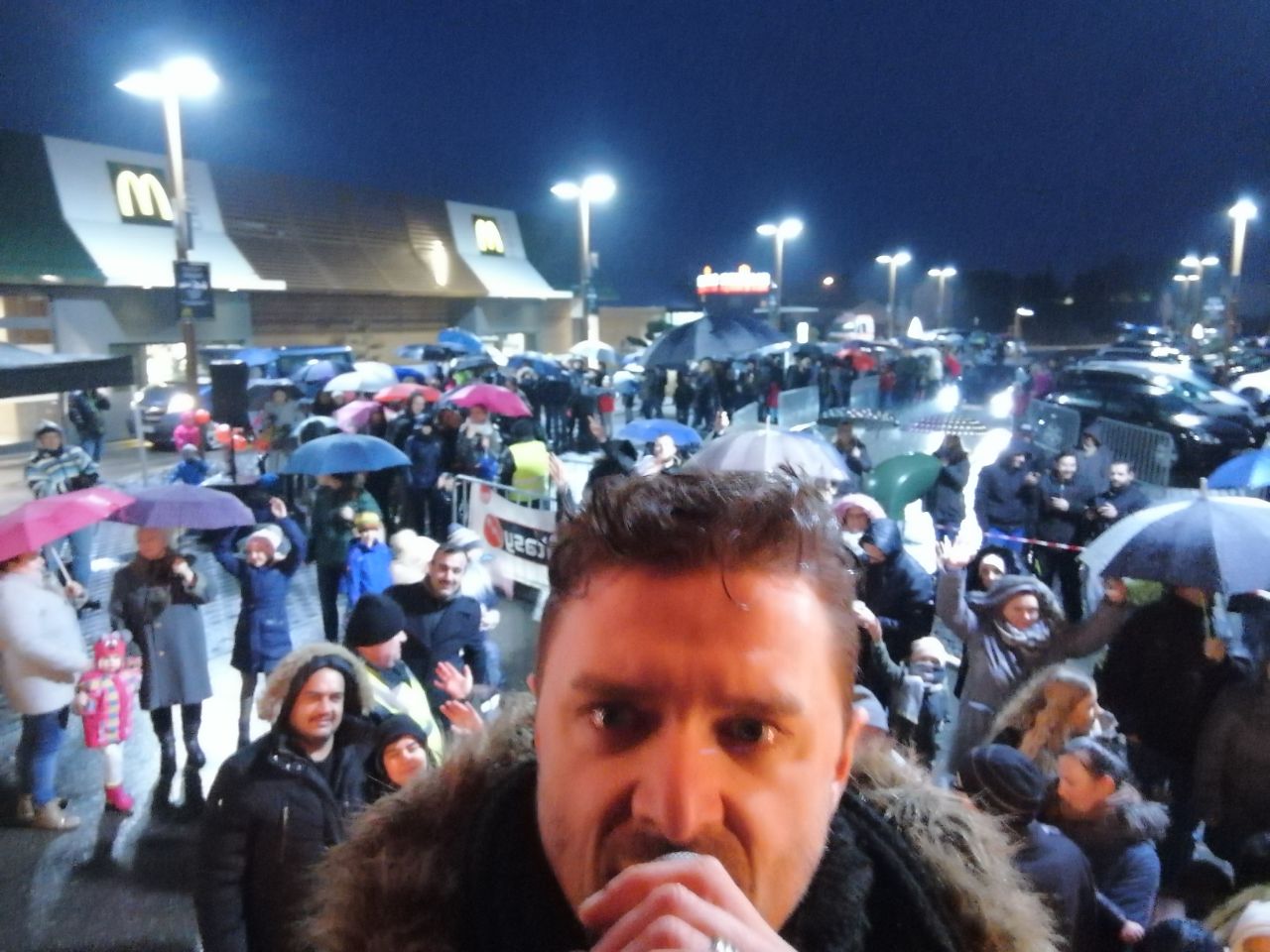 Coca Cola Weihnachtstruck in Derching - Alexander Woldrich, Augsburg ...